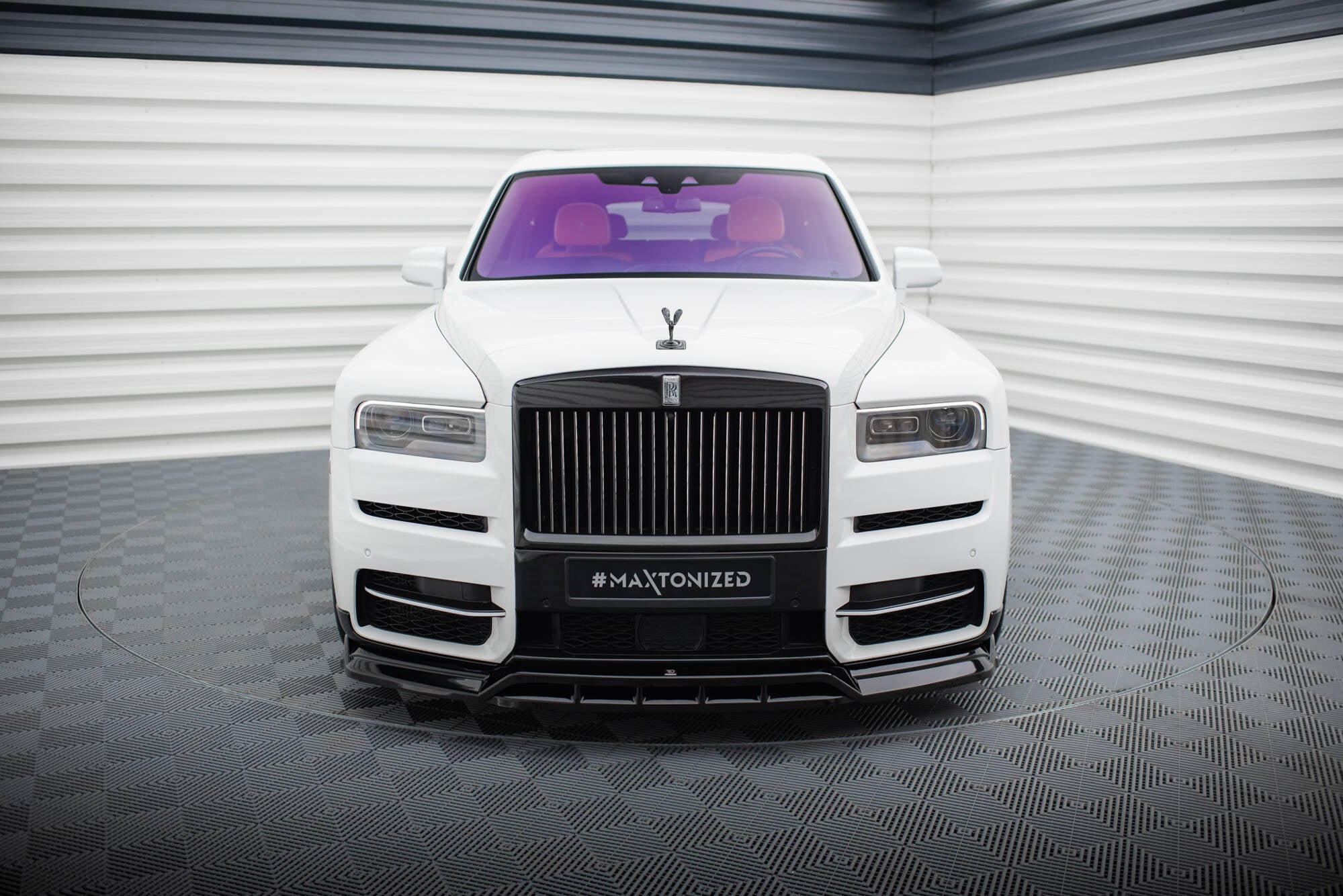 Front Splitter Rolls Royce Cullinan – Maxton Design