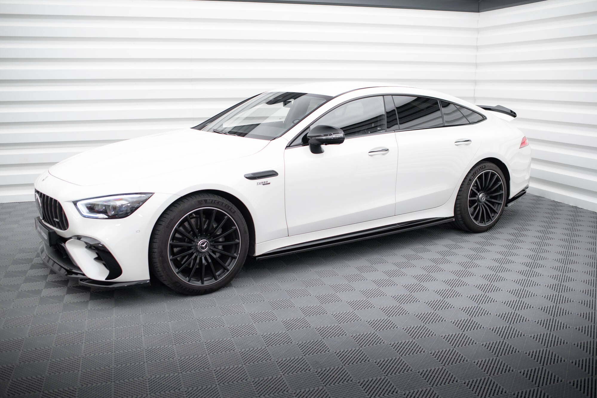 Mercedes-Benz \ AMG GT 4 -Door Coupe \ X290 [2018-2023] \ GT 43 \ V8 S ...